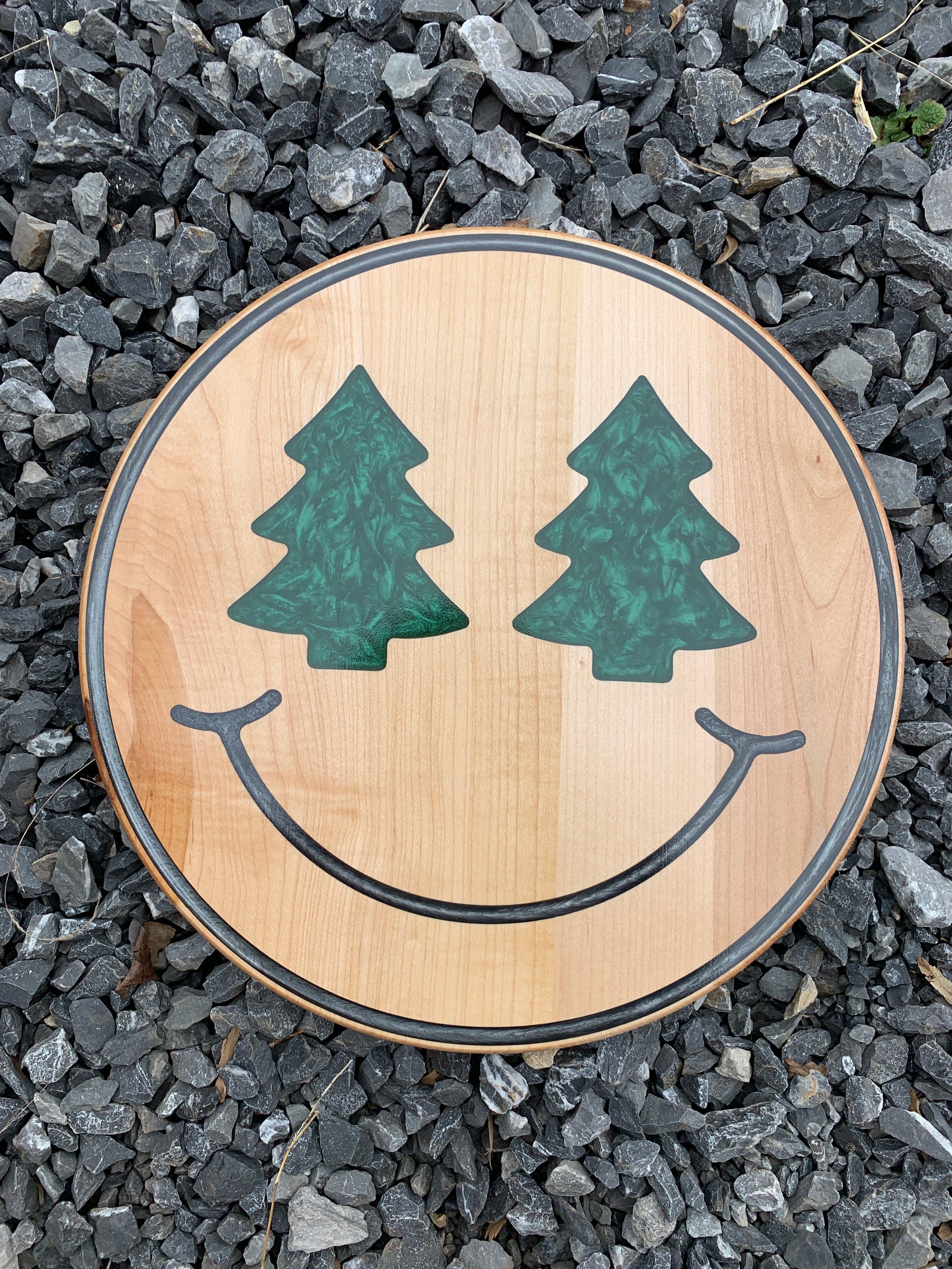 Outdoor Smiley face – Thread & Resin